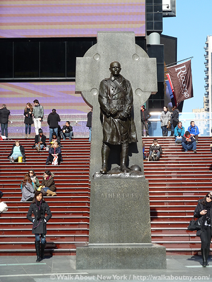 Father Duffy in Times Square | walkaboutny
